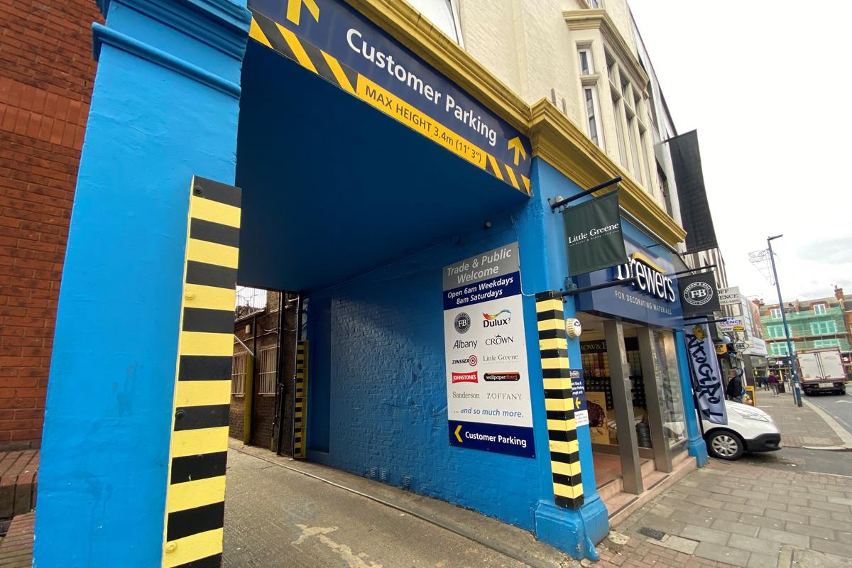 Great Big Decorating Day at Brewers - Positively Putney